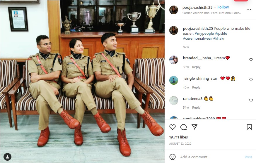 Factcheck: Picture Of Three IPS Officers Got Viral As Siblings. - DFRAC_ORG